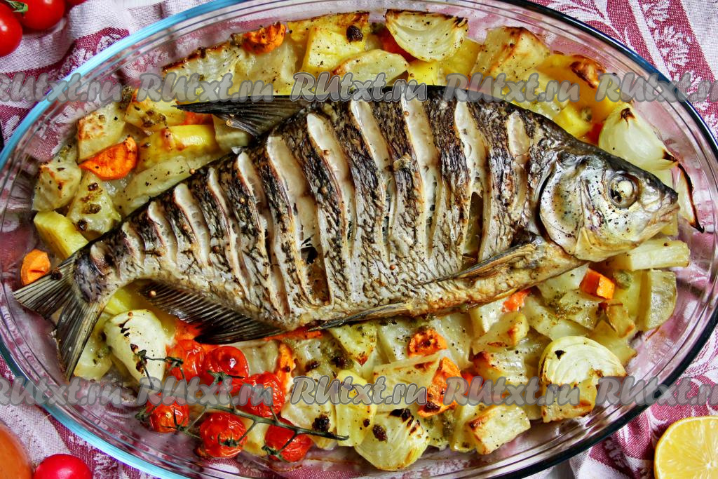 Лещ, запечённый с овощами в духовке: 10 фото в рецепте